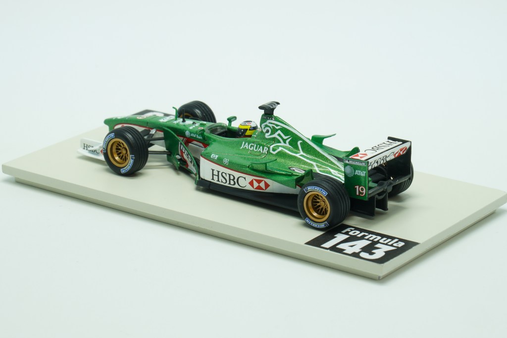 2001 Jaguar R2 de la Rosa – formula143